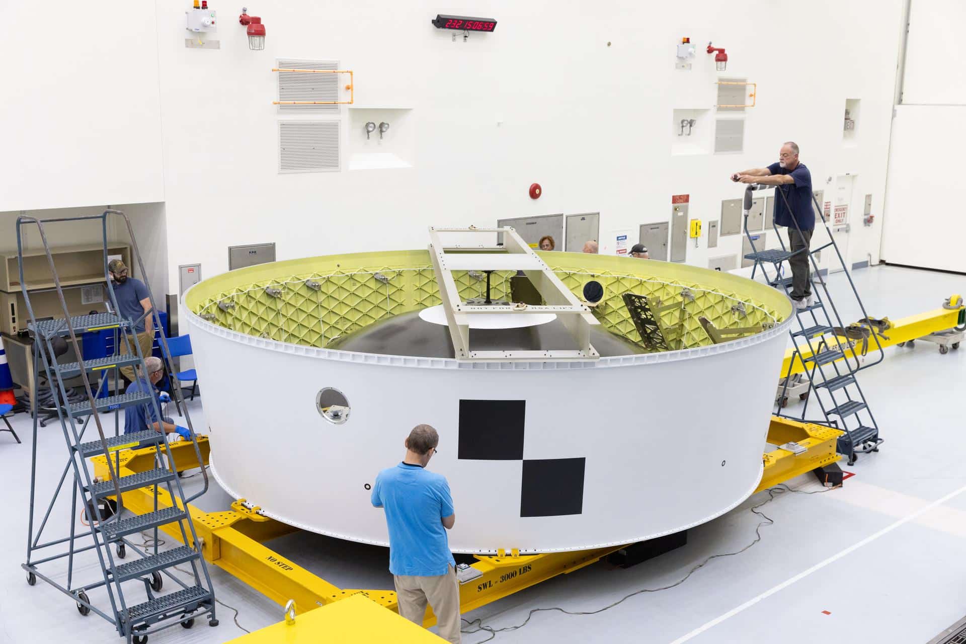 NASA Technicians Inspect Spaceflight Hardware at Kennedy Space Center ...